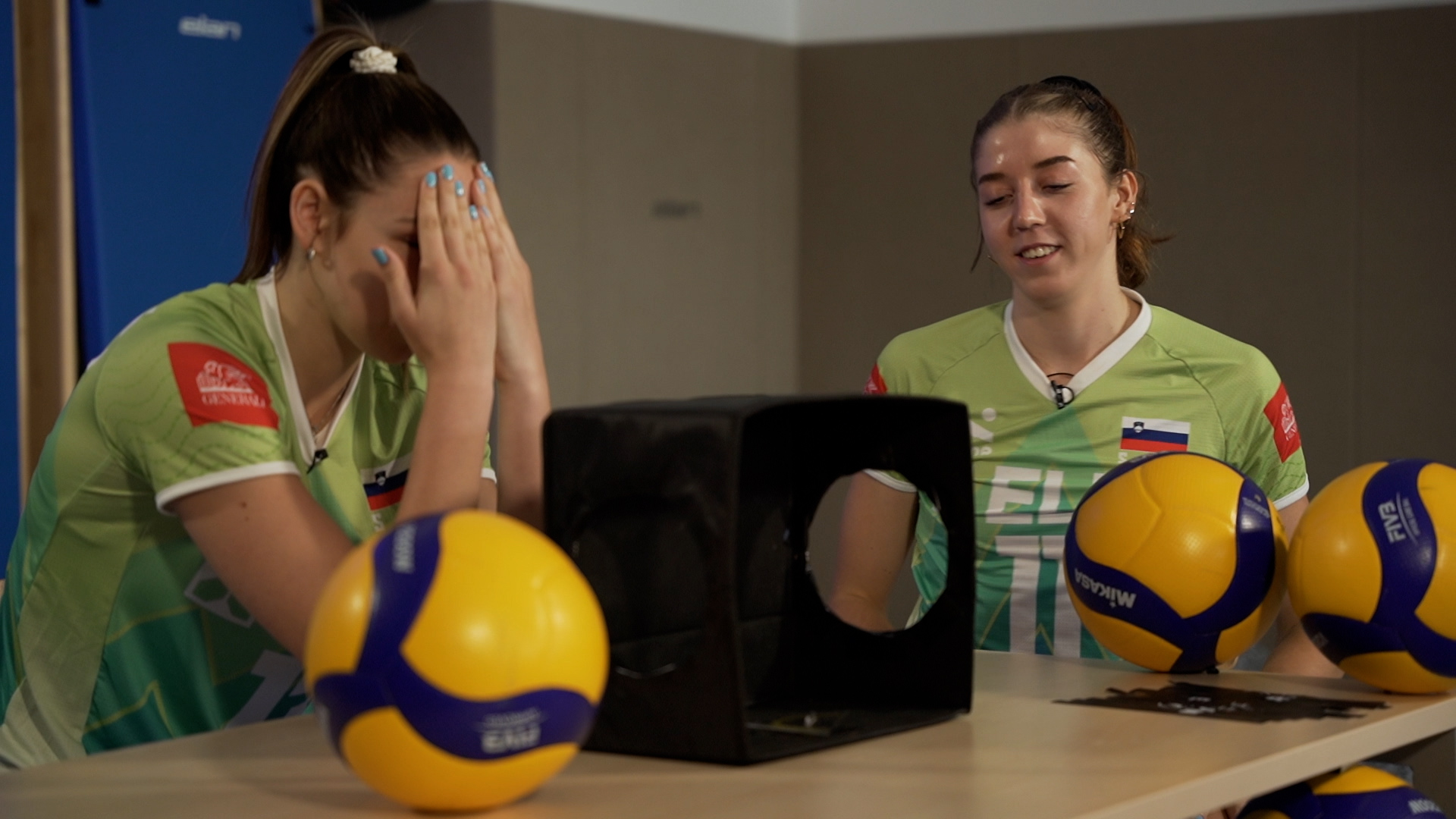 Mirta Velikonja Grbac in Nika Milošič: Mirta je reprezentančni DJ - TV ...