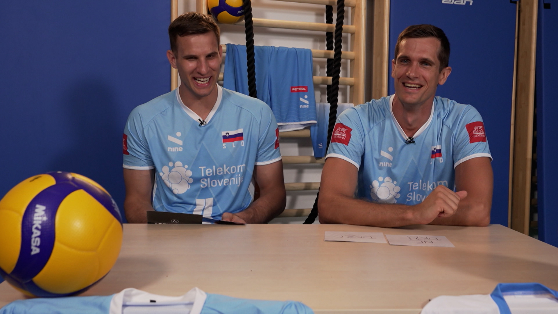 Jan Kozamernik in Gregor Ropret: daljnogled? nič lažjega - TV Arena ...